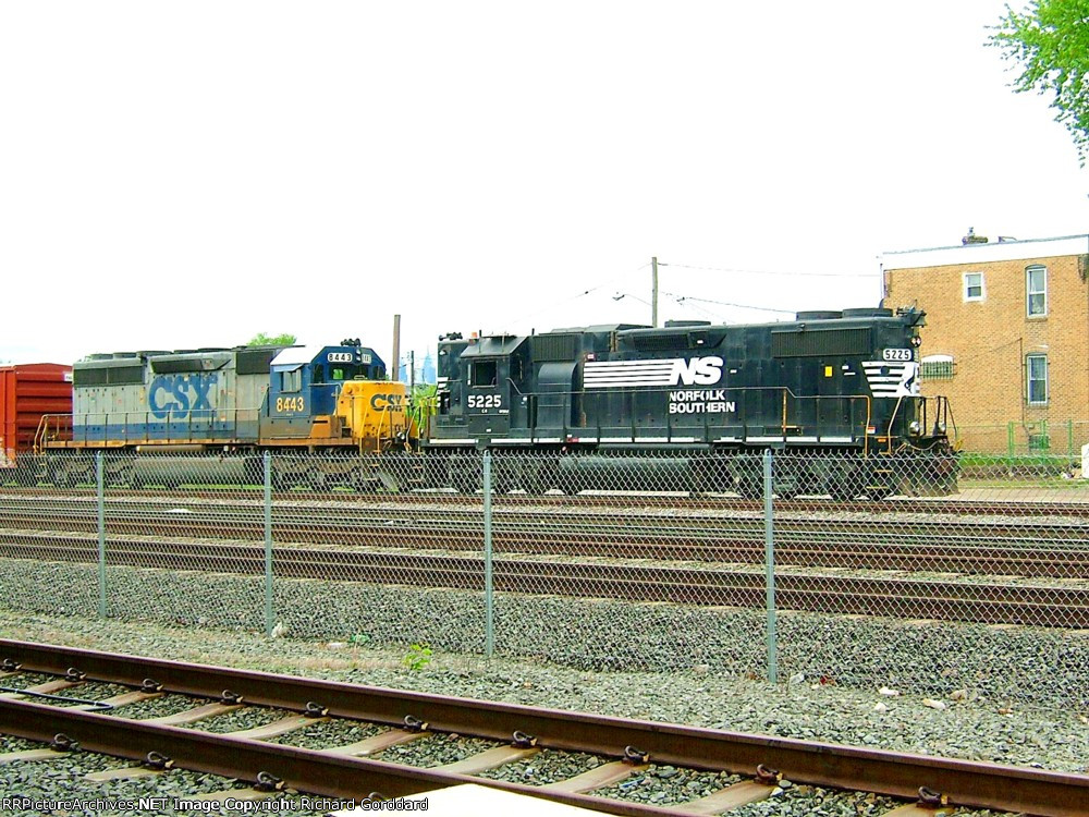 NS 5225 & CSX 8443
